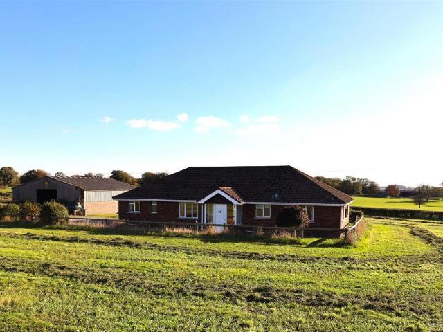 Twmpath Newydd, Colwinston. 4 bed detached bungalow to rent £1,995 pcm £460 pw