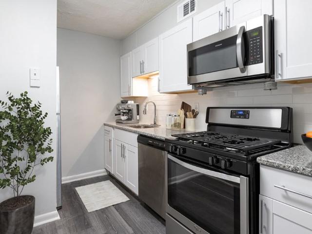 Two20 @ Branchview 1 Bedroom Apartment for Rent at 220 Branchview Drive, Charlotte, NC 28217 Montclaire South