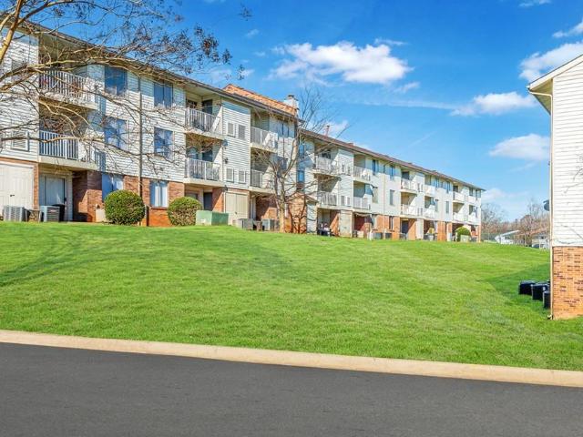 Two20 @ Branchview 1 Bedroom Apartment for Rent at 220 Branchview Drive, Charlotte, NC 28217 Montclaire South
