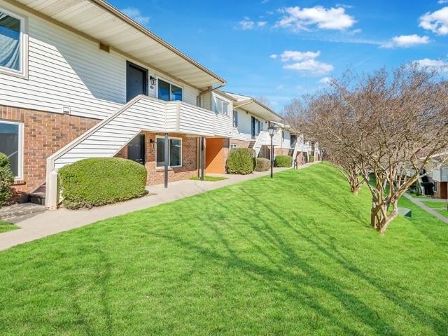 Two20 @ Branchview 1 Bedroom Apartment for Rent at 220 Branchview Drive, Charlotte, NC 28217 Montclaire South