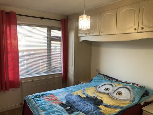 TWO bed maisonette to Let in Chadwell Heath