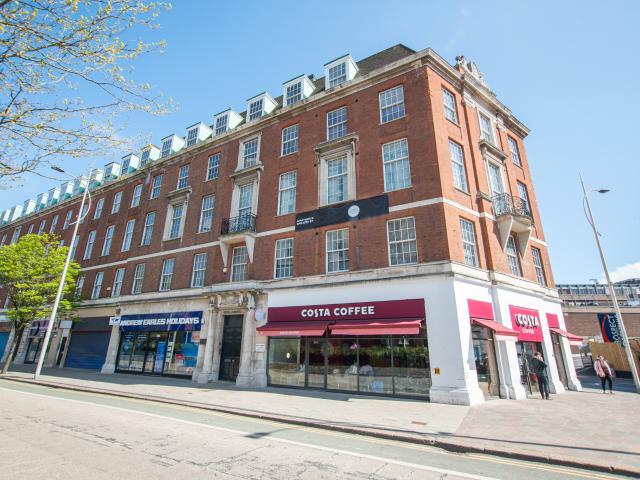 Two bed city centre apartment on Ferensway close to local shopping centres and Paragon Station
