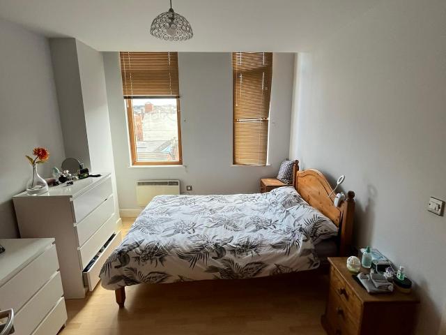 Two bed furnished apartment with parking