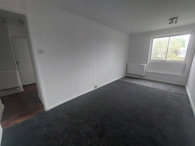 Two Bed Flat, Colindale, £850 PCM