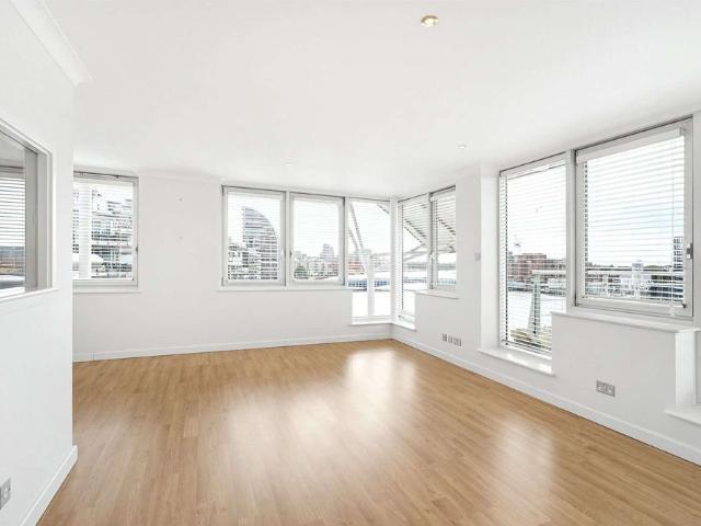 Two bed flat located close to the Thames in Battersea