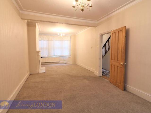 Two bed house to rent 2 bed terraced house to rent £2,100 pcm £485 pw
