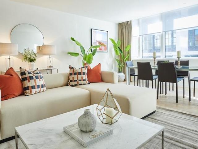 TWO BED LARGE PRIVATE TERRACE. 2 bed flat to rent £8,450 pcm £1,950 pw