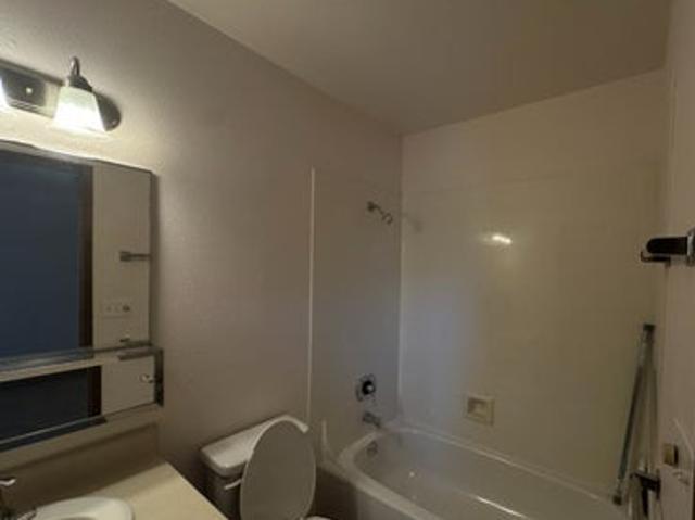 Two Bed townhouse 910 sq ft