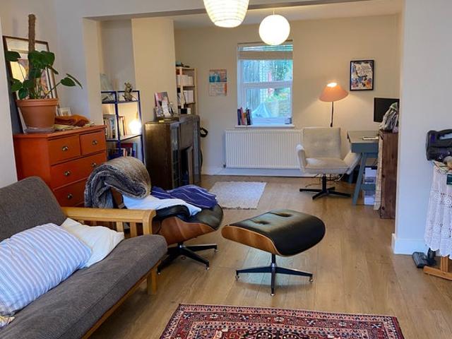 Two beds available in Peckham SE15 flat