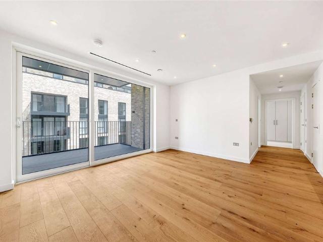 Two bedroom two bathroom apartment with direct access to a private balcony
