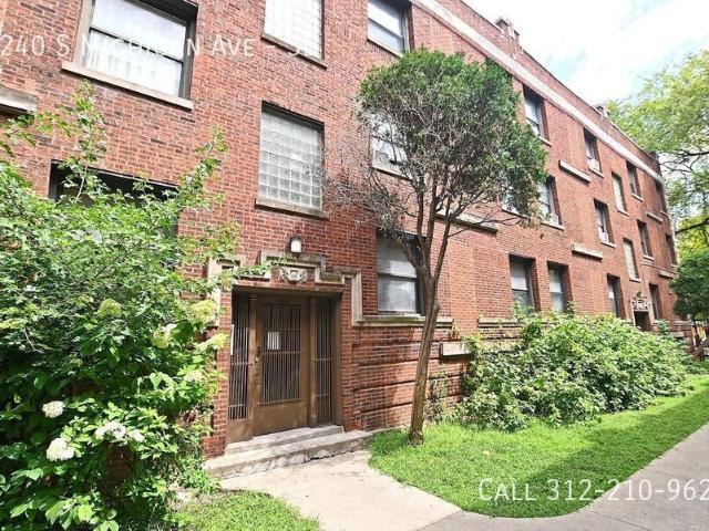 Two Bedroom Unit in Bronzeville