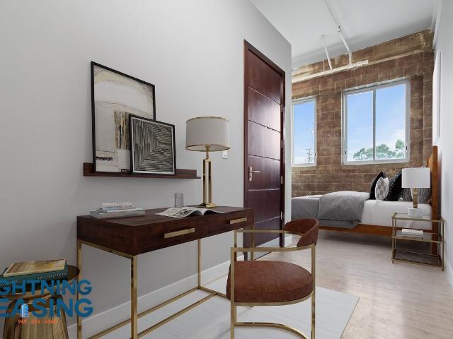 Two Bedroom Vibes with Lofty Ceilings Steps from USC and the Coliseum