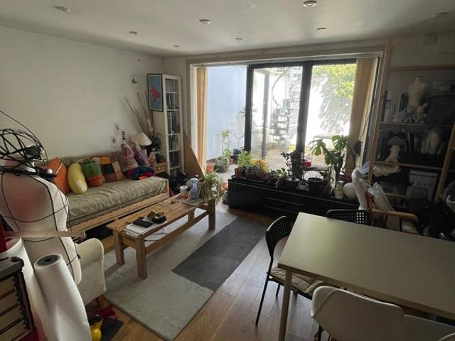 Two bedroom with large patio Hackney