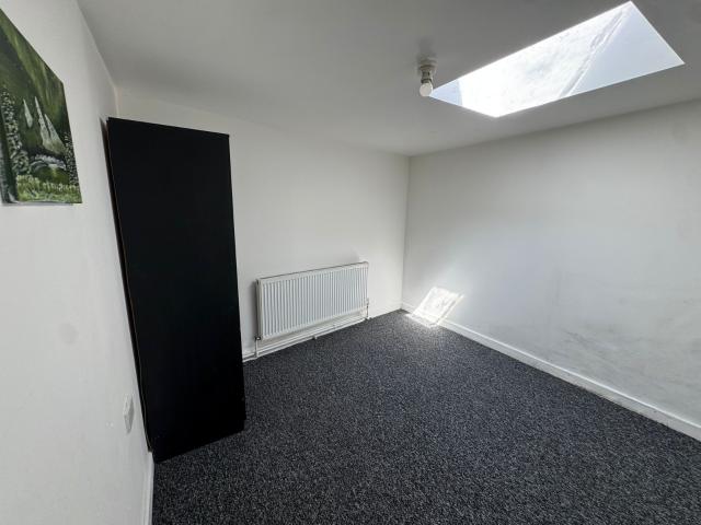 Two bedroom Annex house ideal for working proffesionals £1550