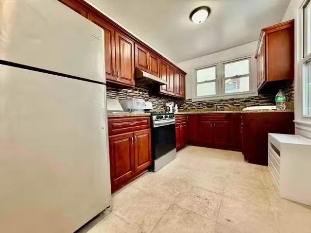 Two bedroom apartment in Dobbs Ferry 383 Ashford Ave