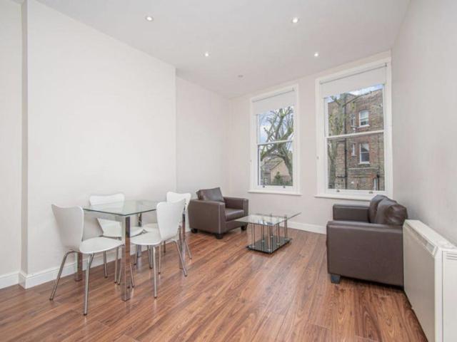 Two bedroom apartment in South Hampstead