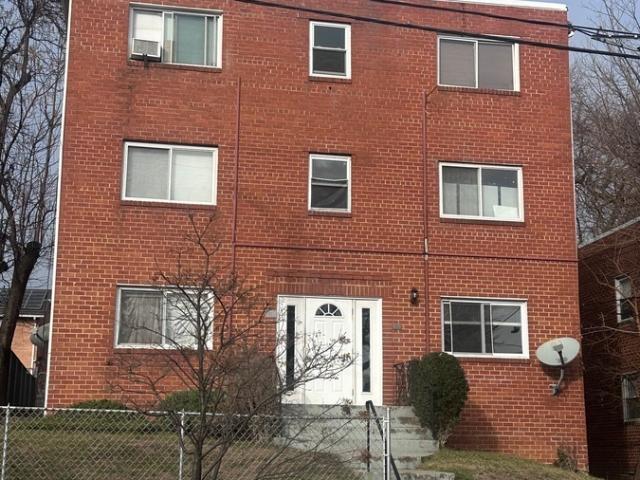 Two Bedroom Apartment in Washington Highlands Available Now