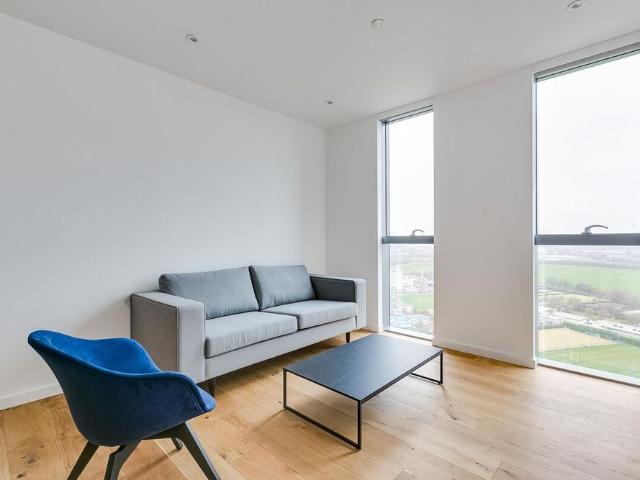 Two bedroom apartment in the heart of White City