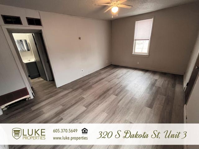 Two bedroom apartment with garage in Canton South Dakota