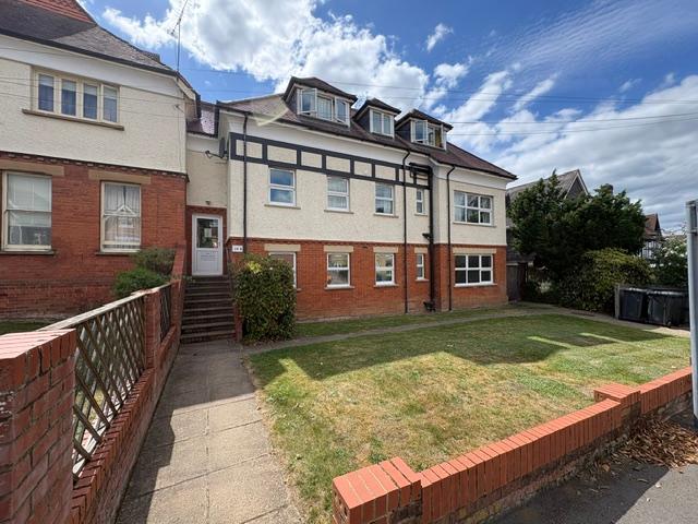 Two Bedroom Apartment to Let in Guildford