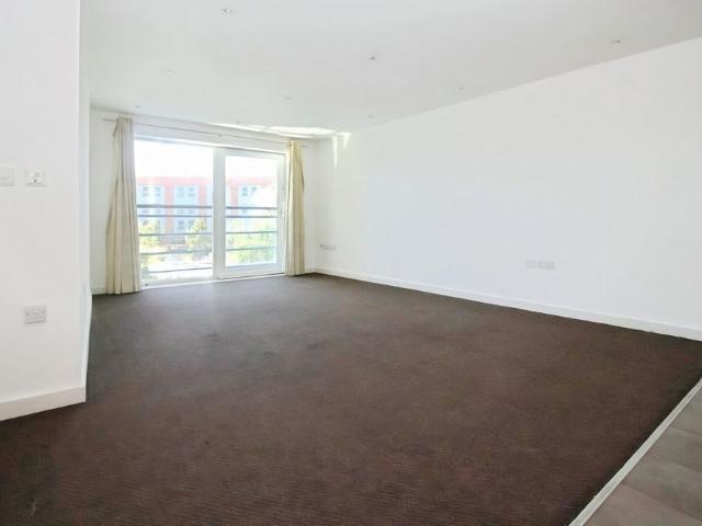 Two Bedroom Apartment to Let in Gunwharf Quays, Portsmouth