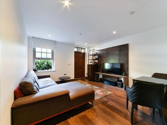 Two bedroom apartment to rent in Sovereign Court development, Wapping E1W
