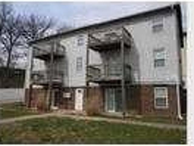 Two Bedroom Apt with Large rooms and a Nice Deck off the Living Room!