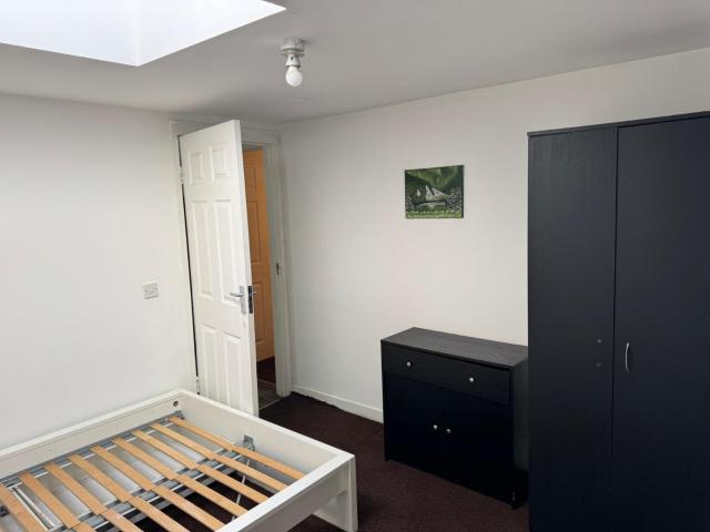Two bedroom Compact flat ideal for students#Goodmayes