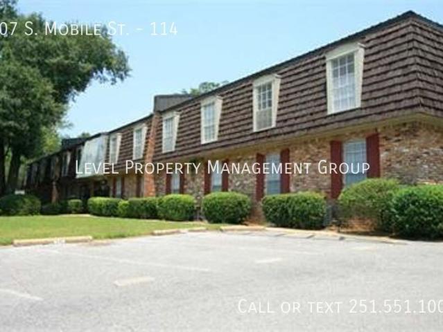 Two Bedroom Condo near downtown Fairhope!