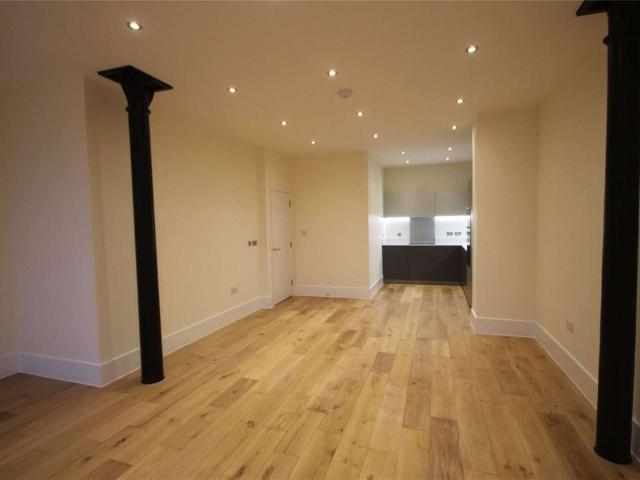 Two bedroom duplex apartment with parking