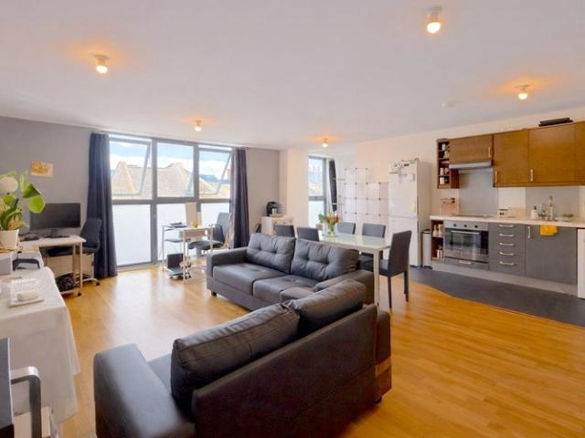 Two Bedroom Flat Near Maze Hill ST SE10