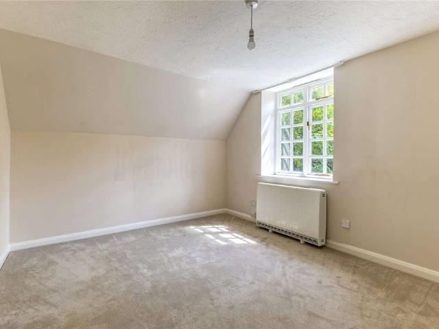 Two bedroom flat nestled in the heart of a private Estate
