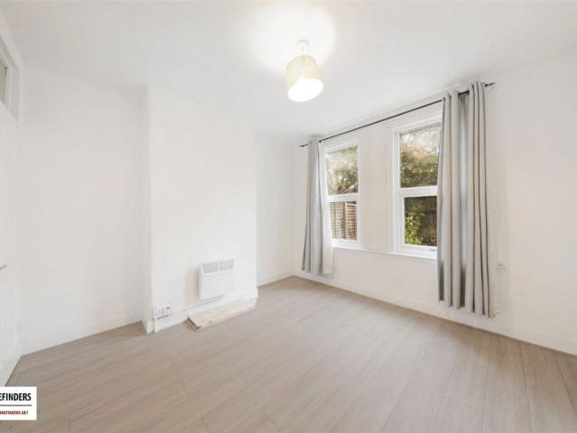 Two Bedroom Flat on Seymour Road, Leyton E10