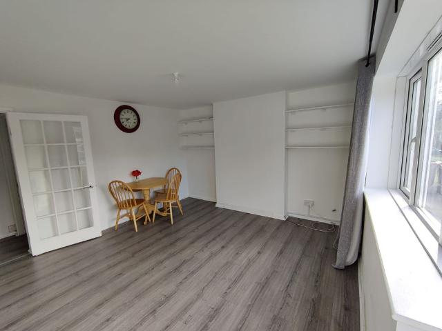 Two Bedroom Flat For Rent in Woodford Green, IG8