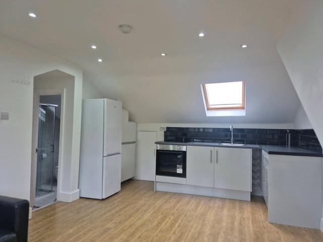 Two bedroom flat in Hendon