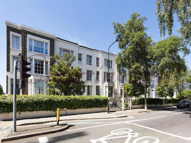 TWO BEDROOM FLAT TO LET CLIFF ROAD. 2 bed flat to rent £2,250 pcm £519 pw
