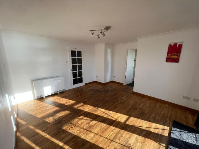 Two Bedroom Flat to Let in Grays, Essex RM17 6QG