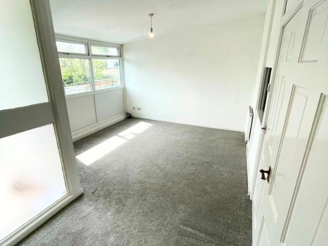 Two Bedroom Flat to Let in Sheffield