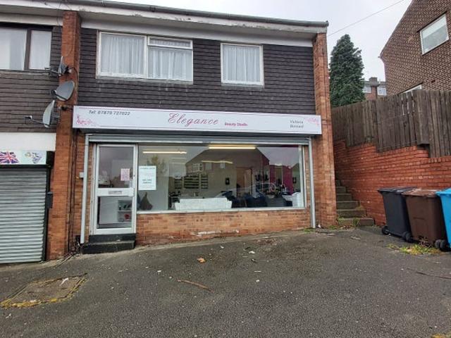 Two bedroom flat to rent at 40A Sandstone Road, Wi
