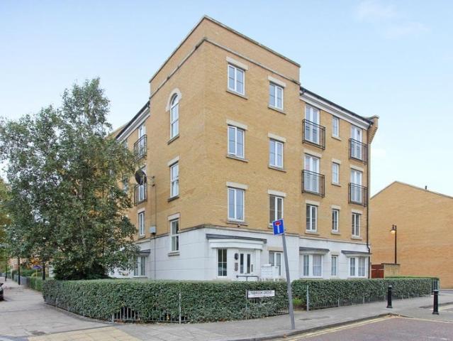 Two Bedroom Ground Floor Flat, Lynbrook Grove,SE15