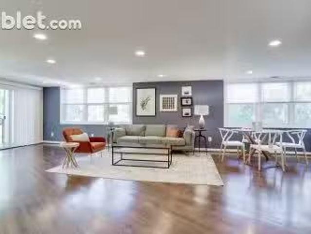 Two Bedroom In Arlington