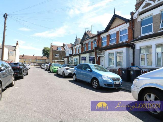 Two Bedroom Maisonette to Rent 2 bed maisonette to rent £2,000 pcm £462 pw