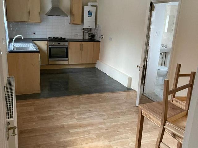 Two bedroom maisonette with parking