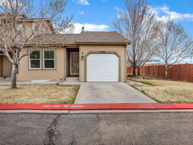 Two Bedroom Near The Powers Corridor