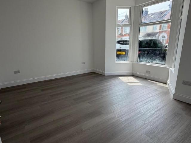 Two bedroom newly refurbished ground floor flat ilford