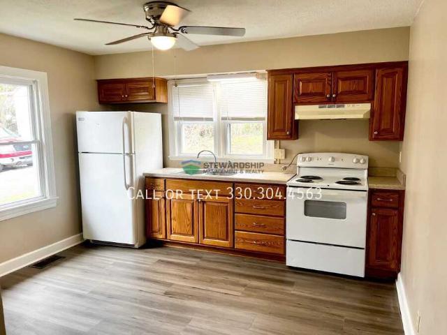MOVE IN SPECIAL! Two Bedroom, One Bathroom Apartment in Wooster AVAILABLE NOW!