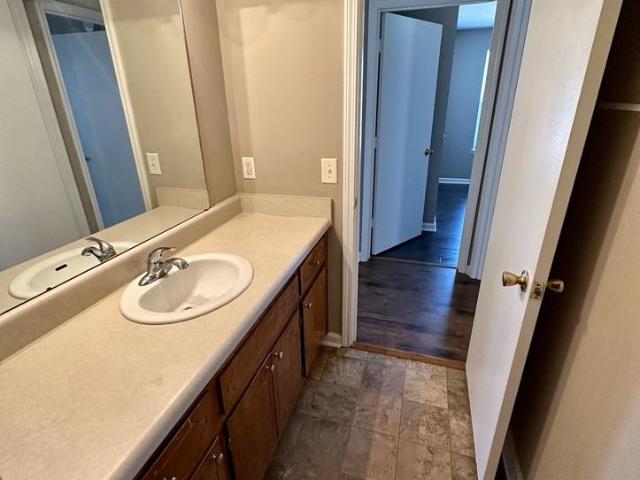 Two Bedroom Pet Friendly Apartment For Rent Near Post! 2 Bedroom Apartment for Rent at 205 Cranklen Cir, Clarksville, TN 37042