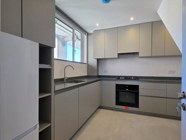 Two bedroom split level Apartments newly refurbish