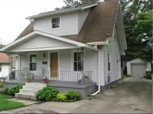 TWO Bedrooms and Private Bathroom 1545 Saint Clair Ave