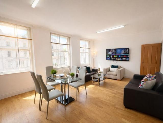 Two Bedrooms and Two Bathrooms Flat with AC